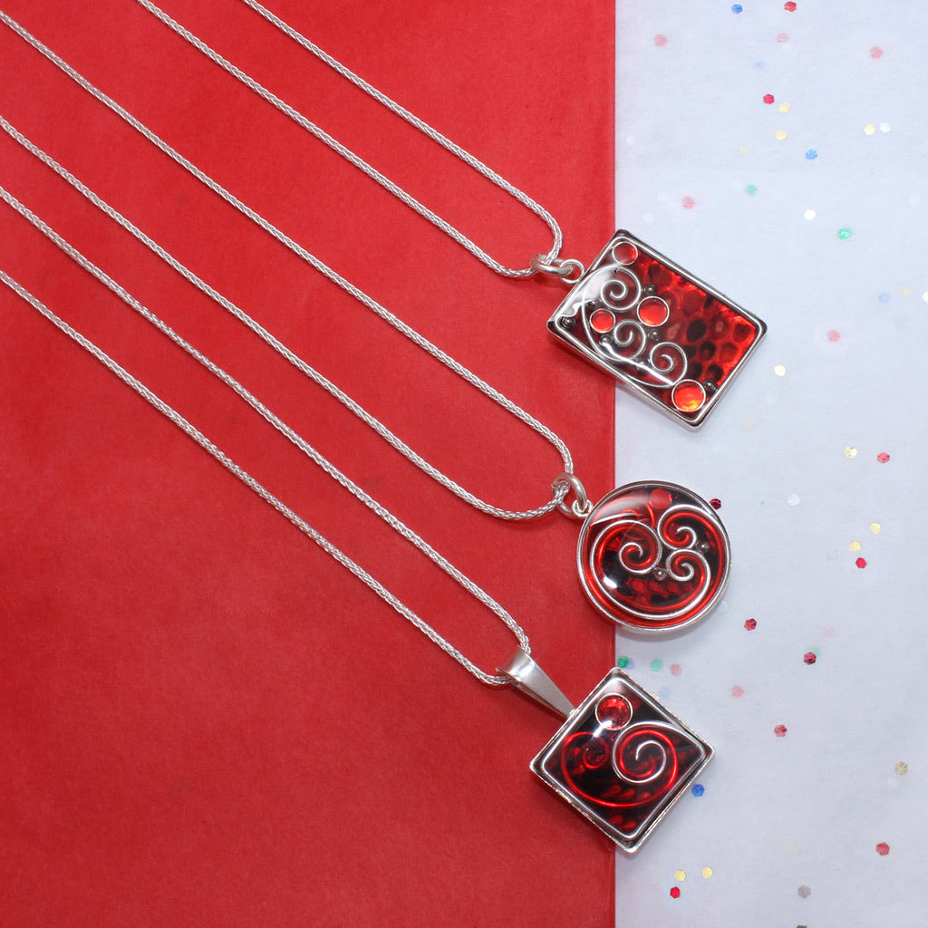 20mm Round Red Python Pendant | AVA Goldworks