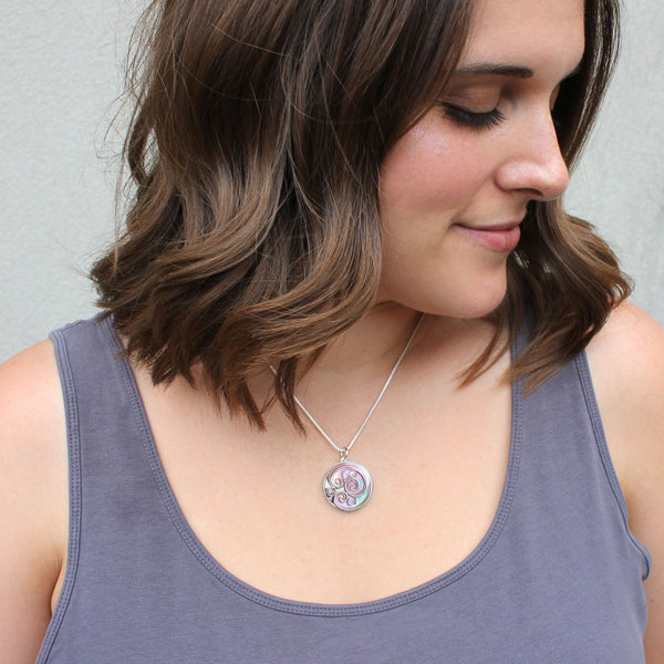 25mm Rainbow Shell Pendant | AVA Goldworks